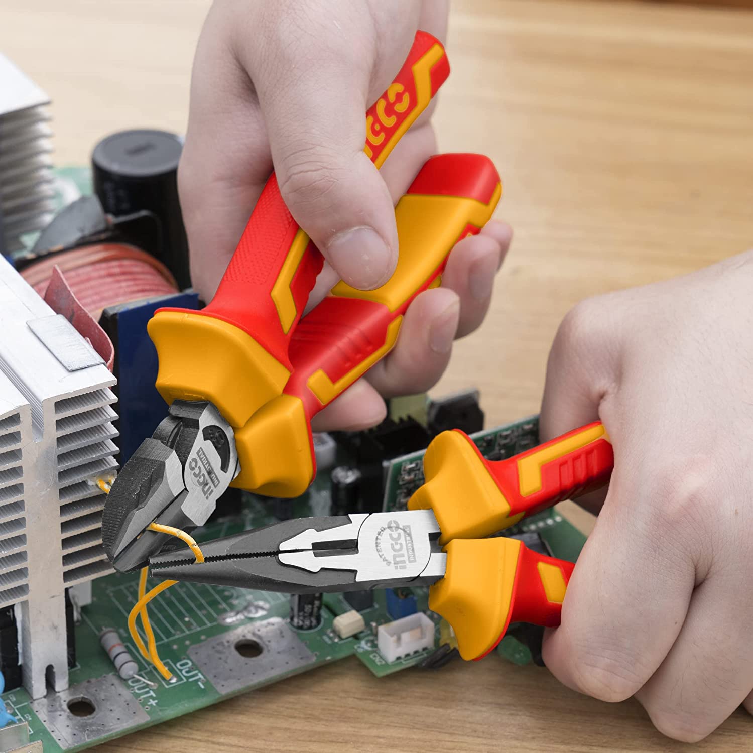 INGCO Hand Tools INGCO 3 Pcs Insulated Pliers Set HIKPS28318